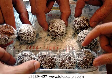 Lebanon, dessert, arabic, traditional, sweets, chocolate, coconuts ...